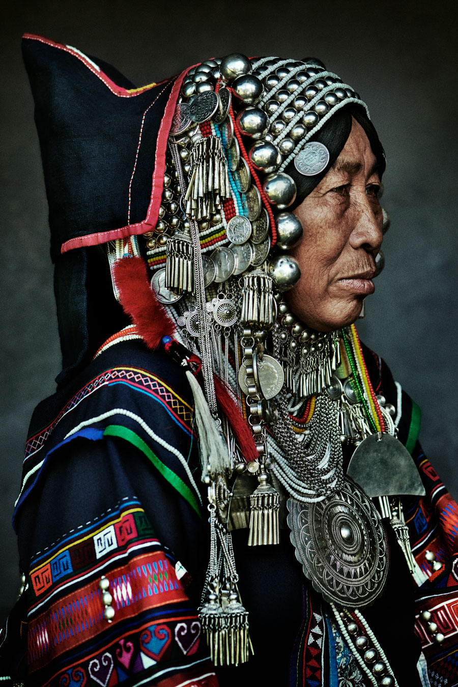 Mario Testino: uno “studio viaggiante” per fotografare gli abiti del ...