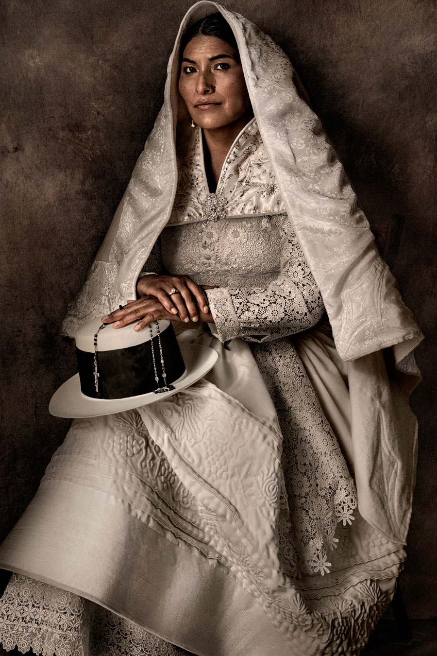 Mario Testino: uno “studio viaggiante” per fotografare gli abiti del ...