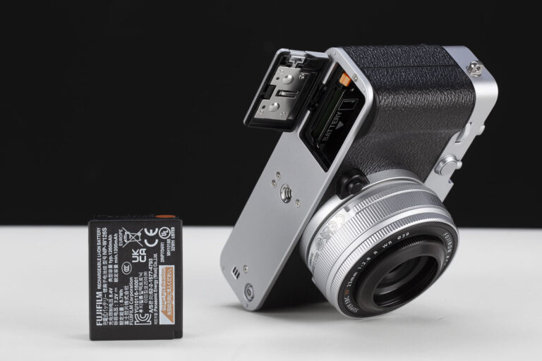 Un moderno oblò sul passato: ecco la nuova Fujifilm X-E5 - FOTO Cult