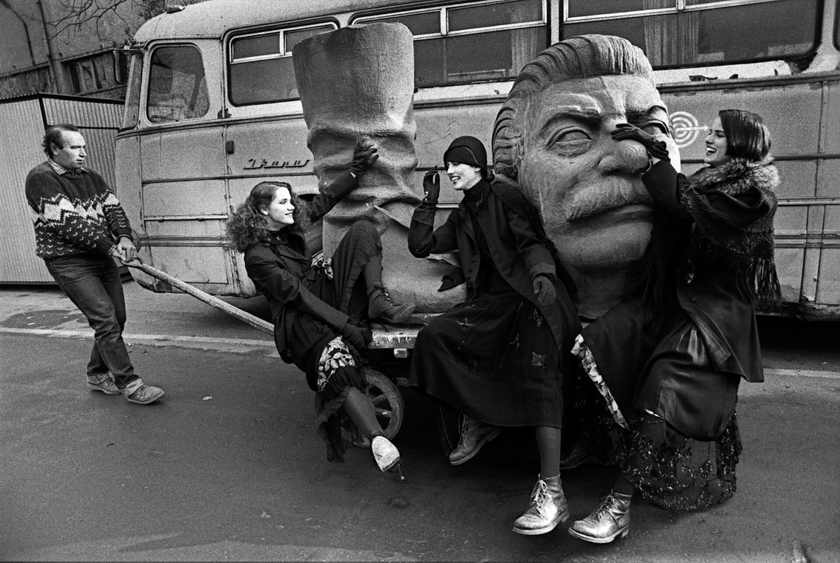 Ferdinando Scianna: la fotografia di moda in mezzo alla gente - FOTO Cult